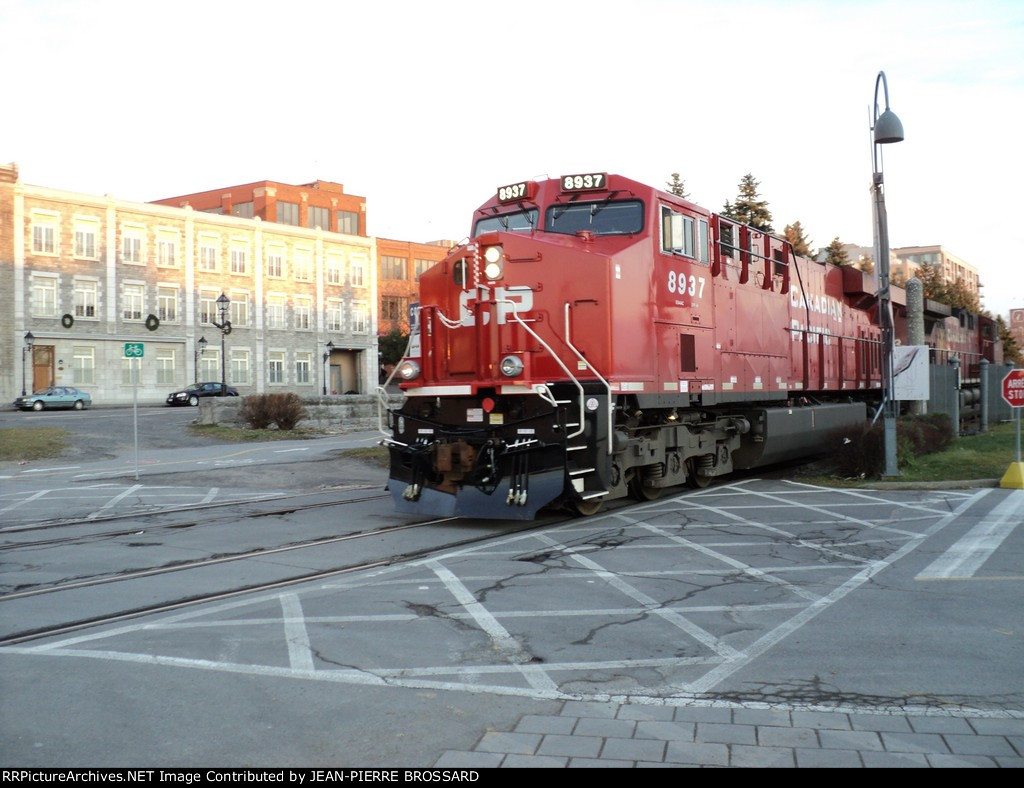 CP-8937 in Montreal harbor